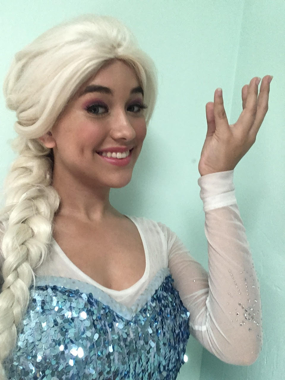 Elsa is always ready to show off her snow powers ! Here she was spotted ...